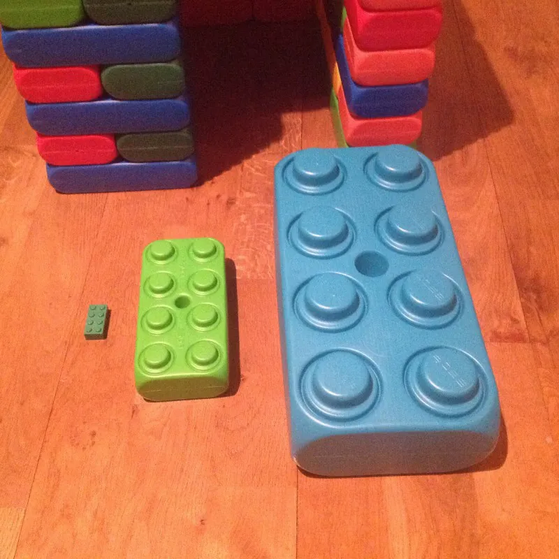 Kleine ESDA blokken, voor wachtruimte van tandarts en dokter.